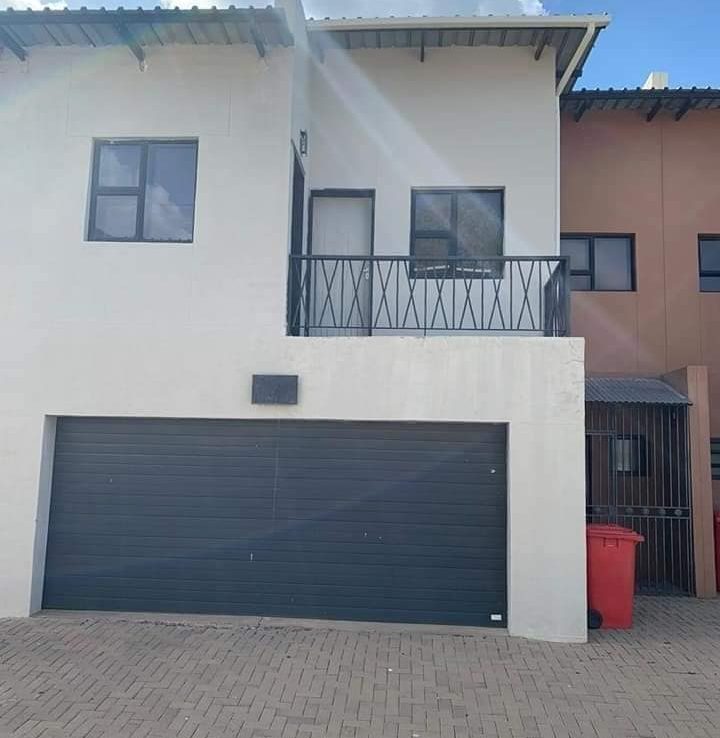For rent Klein Windhoek - Henca Court N$12 000 + deposit - Real Estate ...